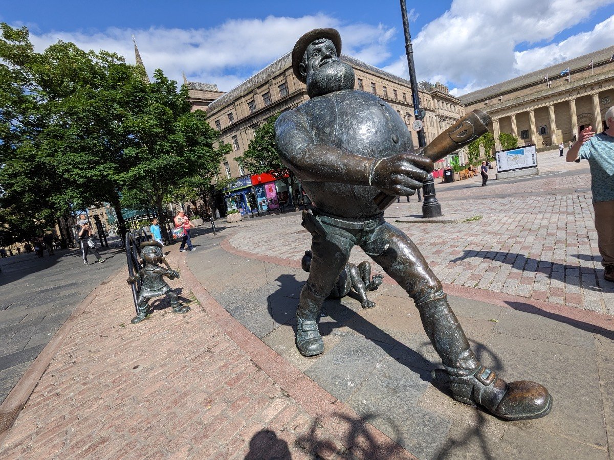 On this day in Scotland | First and last editions of comic The Dandy ...